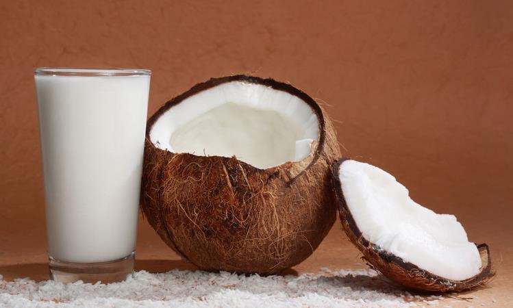 Cómo preparar leche de coco en casa
