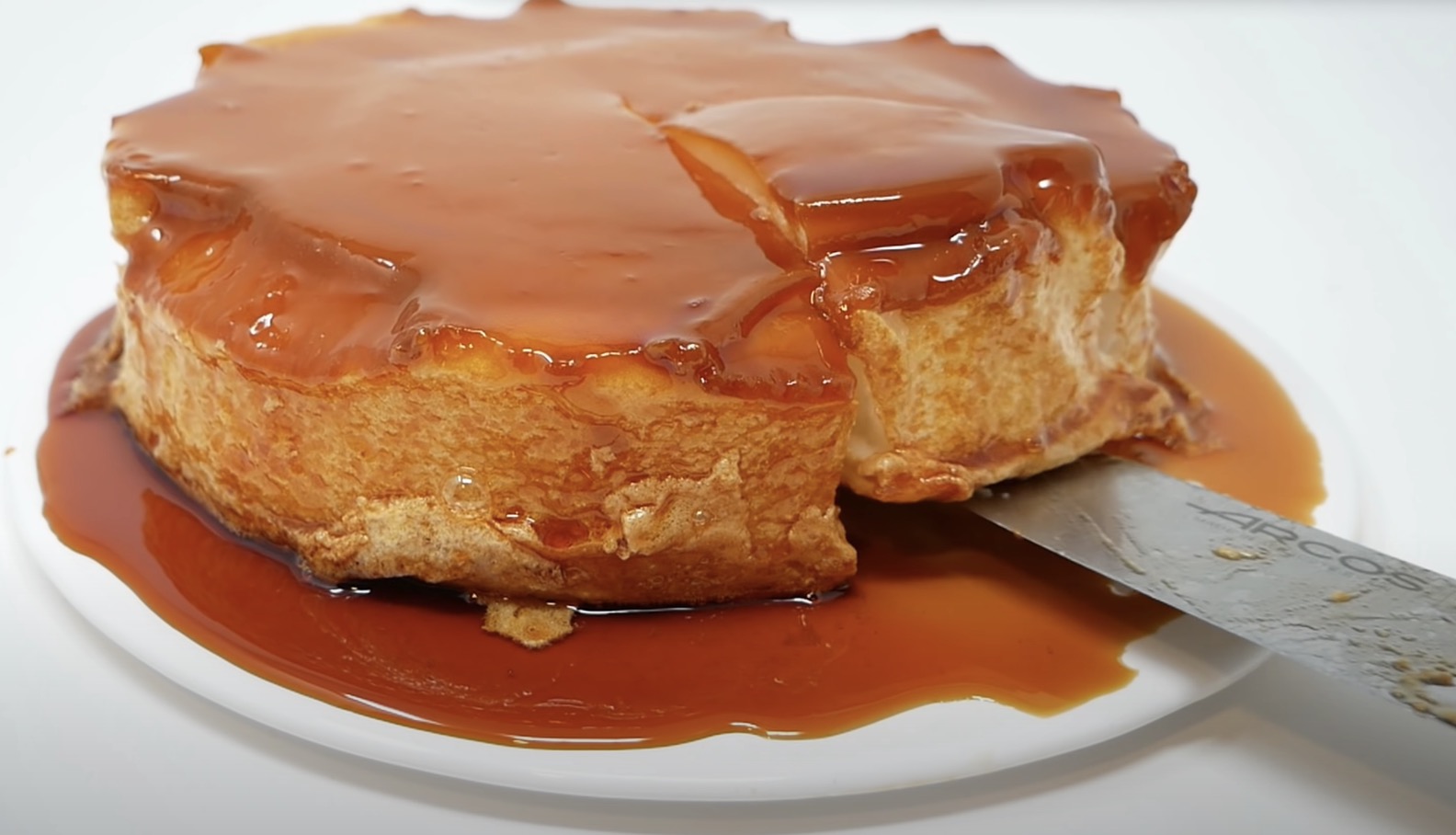 Pastel de caramelo con solo 2 ingredientes un postre fácil